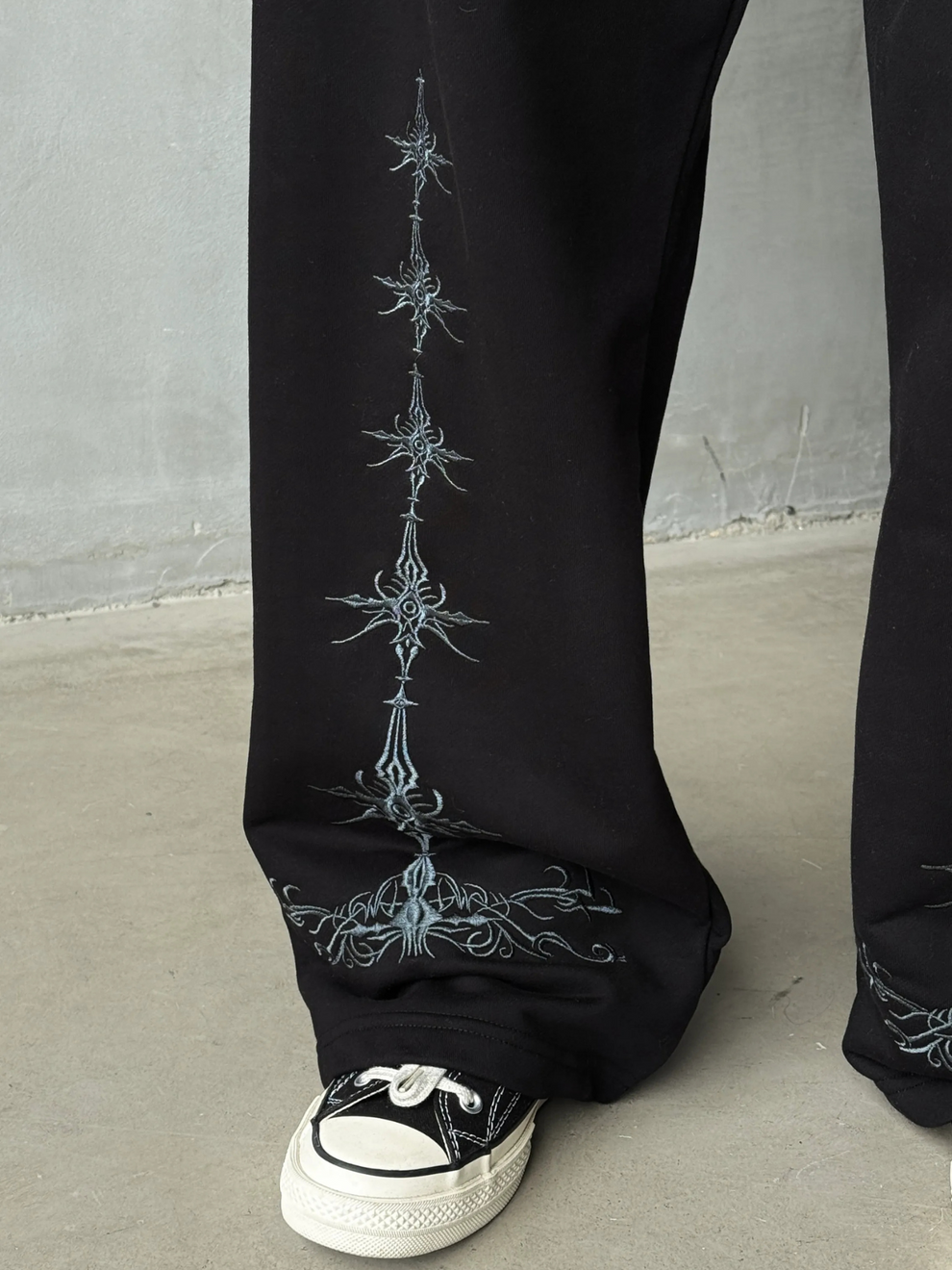 ECLIPSE THORN EMBROIDED PANTS – DopeChique